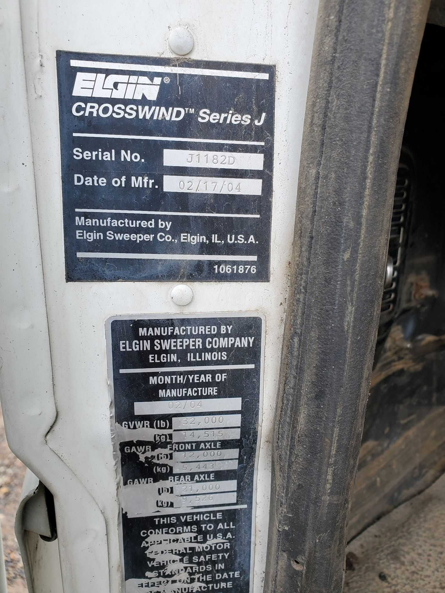 '04 Elgin Crosswind | Heavy Equipment, Truck, Trailer Auction